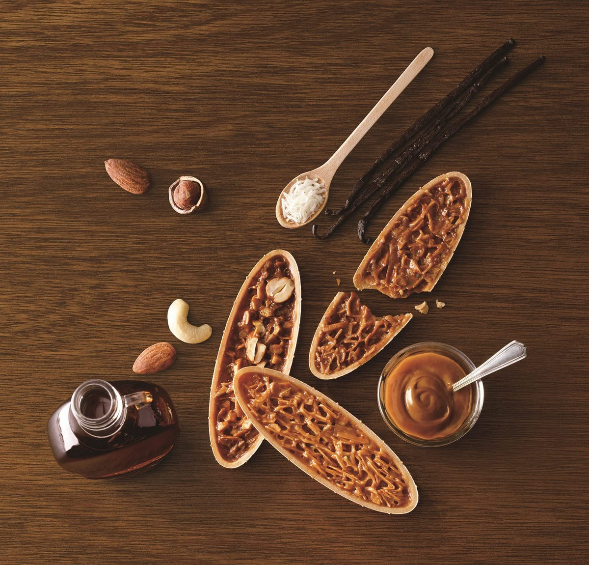 Red hat Akaiboushi Nattia 21 pieces Nuts and caramel placed on wafers ...